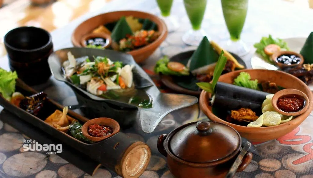 Rumah Makan Bale Desa, Tempatnya Makin Asri, Menunya Unik (Kuliner ...